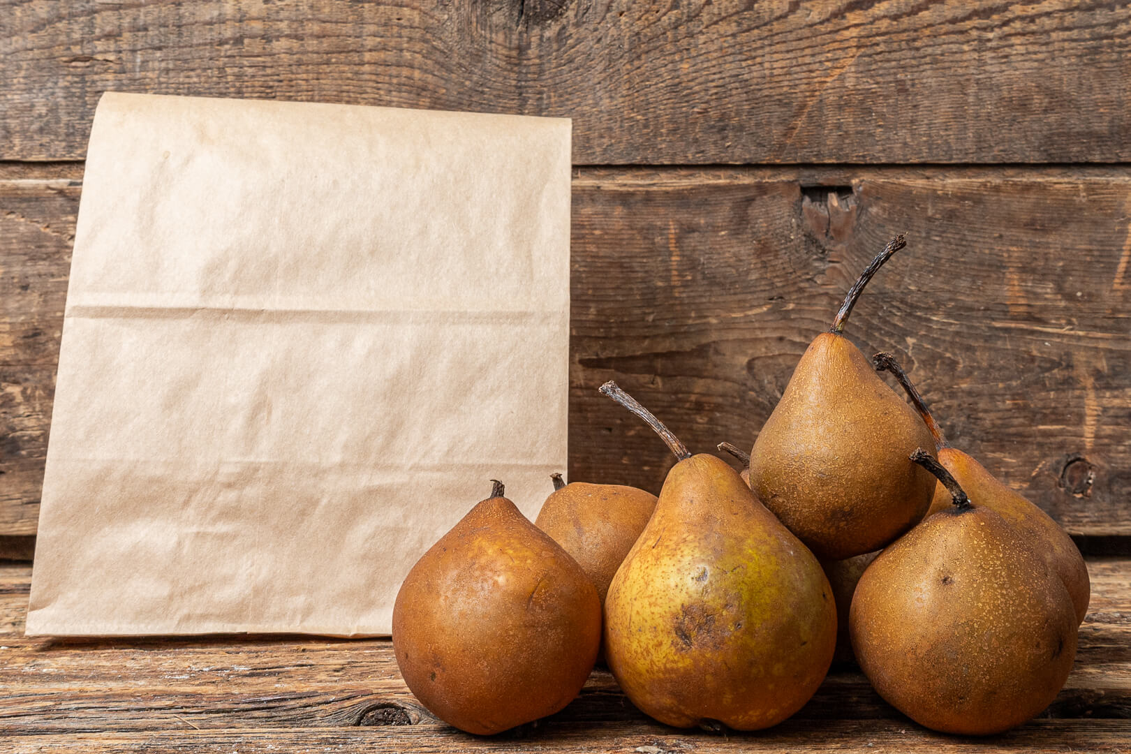 Poires Bosc (petites, 8 à 10, récolte 2024) - Marché des Fermes Lufa