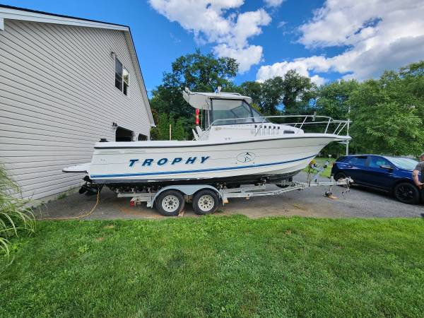 1997 23 ft Trophy Bayliner 2352 hardtop. $7,800 | Boats For Sale ...