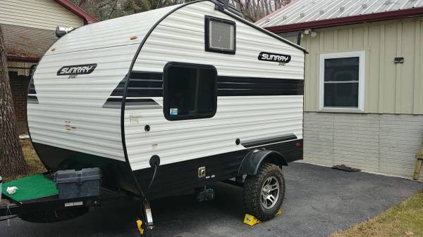 2021 Sunray Sport 139 (BARELY USED) compact RV trailer - $11,900 ...