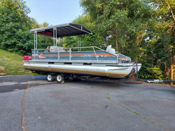 Suntracker Pontoon Boat - with 90 HP Mercury Tracker $4,200 | Boats For ...