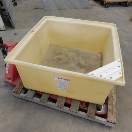 Chem-Tainer Molded Plastic Square Open Top Tank Container 40 x 40 x 21 ...