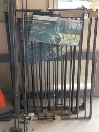 Freedom Flat Top Iron Gates 5 ft x 3-1/2 ft | Materials For Sale ...