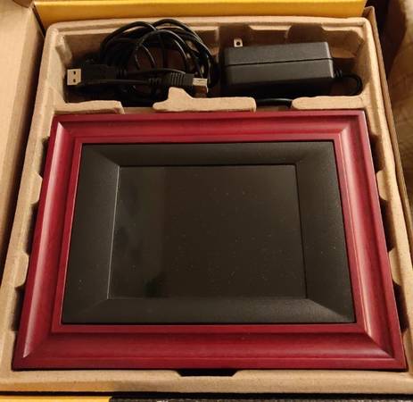 Like New Digital Spectrum MemoryFrame MF-575, 5.6-Inch Digital Picture ...