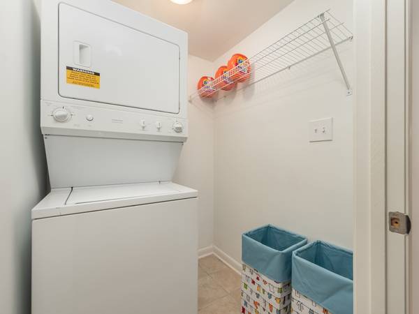 Online Payments Available, In-Unit Washer and Dryer, Walk-in Closets ...