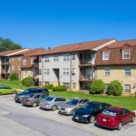 Swimming Pool, Laundry Facilities, Spacious Floor Plans (6810 Lantern ...