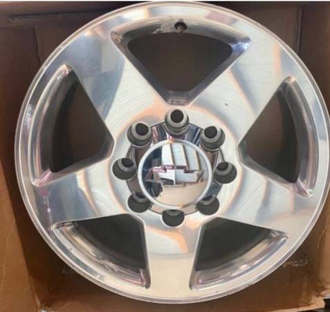 Chevy GMC 8x6.5 bolt pattern lug wheels chrome $600 | Apartments For ...
