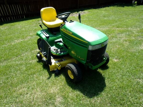 John Deere LX277 Lawn Tractor $1,095 | Garden Items For Sale | Chicago ...