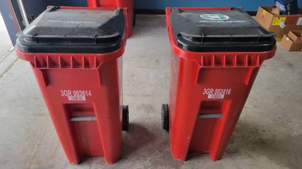 Rehrig Pacific Company 35 Gallon Metal Bar Roll-Out Carts $75.00 Each ...
