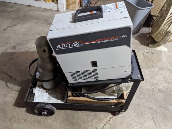 New Miller Electric Auto Arc Benchmark Pro 90 Amp 15V Mig Welder never ...