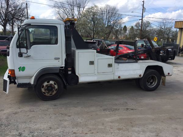 2004 UD 1400 Wrecker with Dynamic 701 Wrecker Tow Truck - $10995 ...