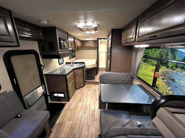 18 25-Foot Class C $37,350 | RV, RVs for Sale | Colorado Springs, CO ...