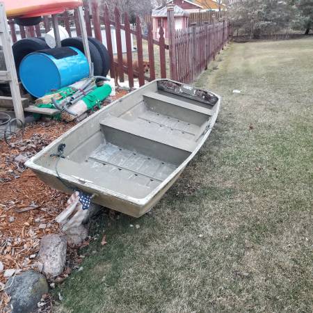 12 foot Jon boat $225 | Boats For Sale | Decatur, IL | Shoppok