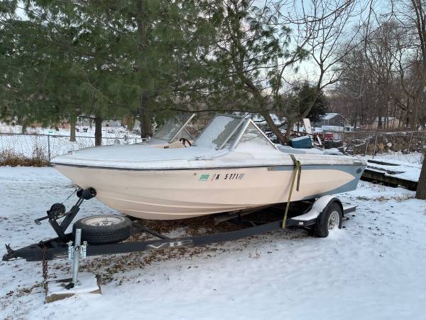 Glastron boat with Vip trailer | Boats For Sale | Des Moines, IA | Shoppok