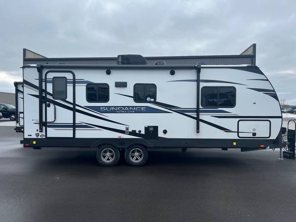 New 2022 Sundance 221rb travel trailer rear bath 1 slide great layout ...