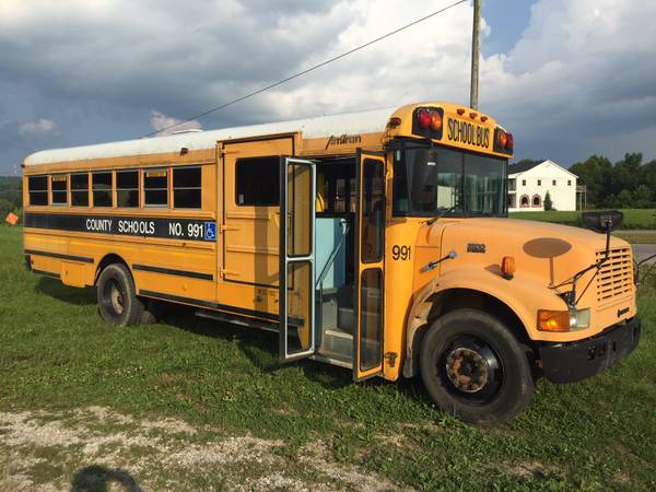 1999 International Handicap School Bus DT466, 7.2L Diesel Engine ...