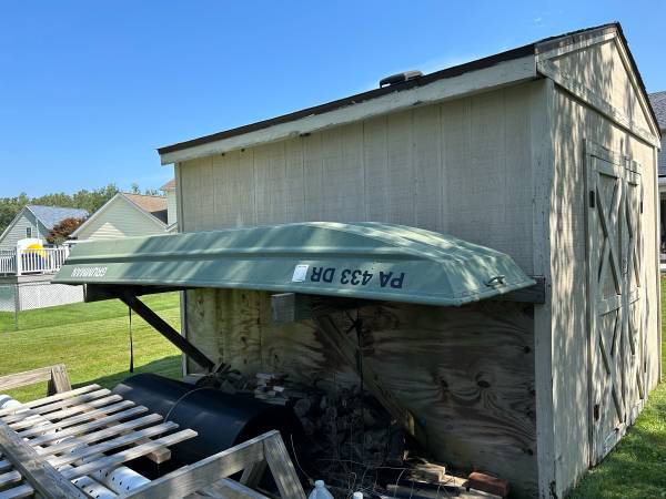 12’ Grumman Jon Boat with 2.5 HP Johnson 2 stroke outboard motor $1,500 ...