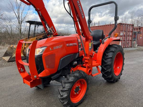 2020 Kubota L3901 tractor / loader only 100 hrs with warranty $22,900 ...
