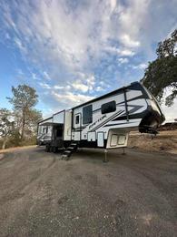 2022 Keystone RV Raptor 423 Toy Hauler Fifth Wheel $94,249 | RV, RVs ...