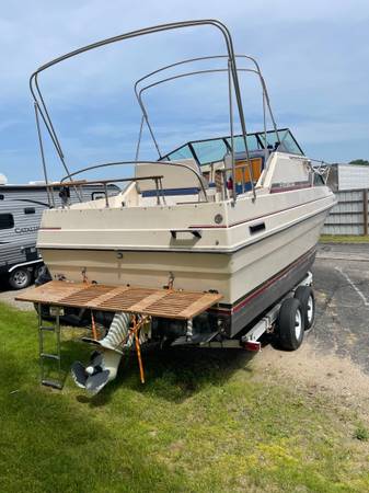 27ft Cabin Cruiser Bayliner Victoria $5,000 | Boats For Sale | Grand ...