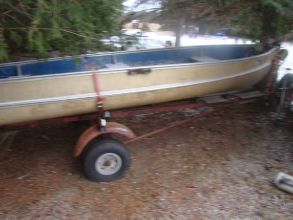 14 FT FIBERGLASS BOAT & TRAILER $250 | Boats For Sale | Green Bay, WI ...