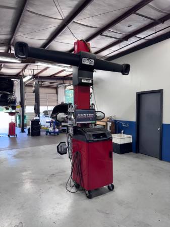 HUNTER HAWKEYE ALIGNMENT MACHINE & HOFMANN LIFT $6,000 | Tools For Sale ...