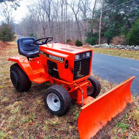 VERY NICE! Case Ingersoll 3018 Commercial Garden Tractor and mower ...