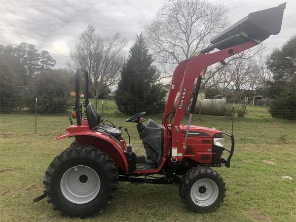 Mahindra 1526 Tractor/Loader $13,950 | Garden Items For Sale | Houston ...