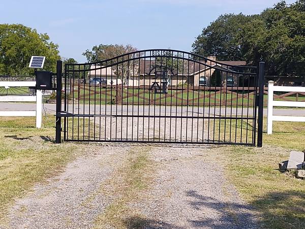 New Liftmaster LA412 Solar Powered Gate Opener Installed $2,500 ...