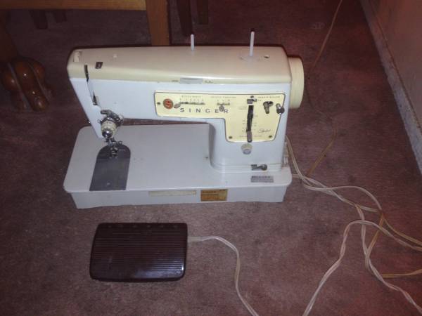 1969 Singer Model 457 Stylist Zig-Zag Sewing Machine With Pedal - $200 ...