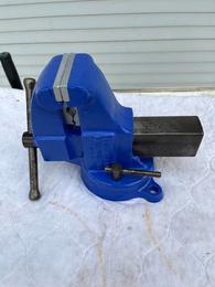 Yost 34c pipe and bench vise $500 | Tools For Sale | Austin, TX | Shoppok