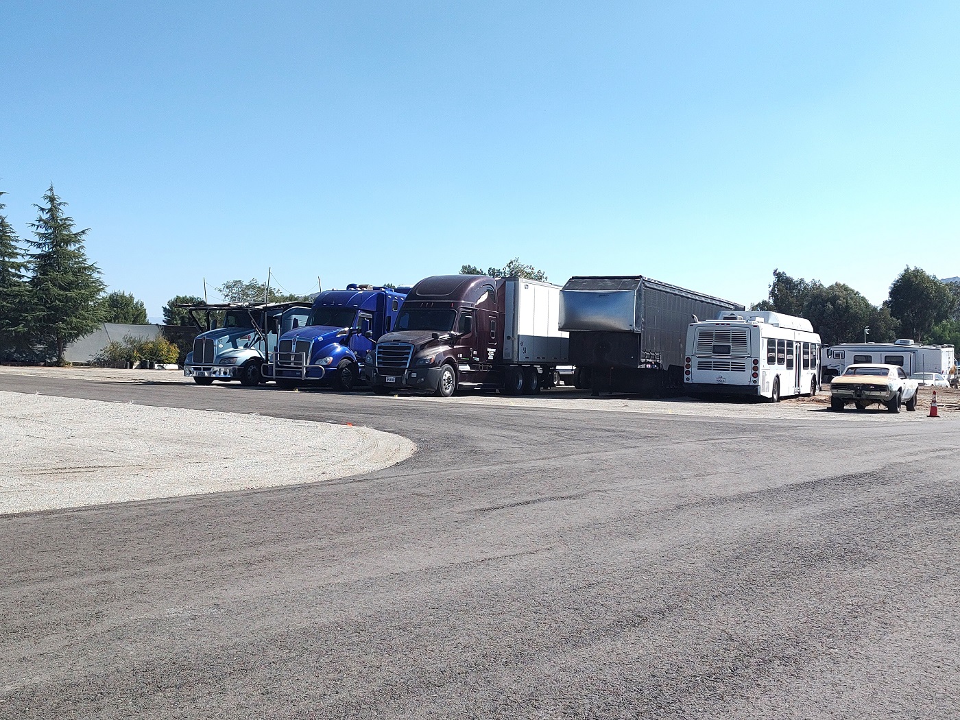 Tractor Trailer Parking / Semi Truck / RV Parking Storage (Menifee ...