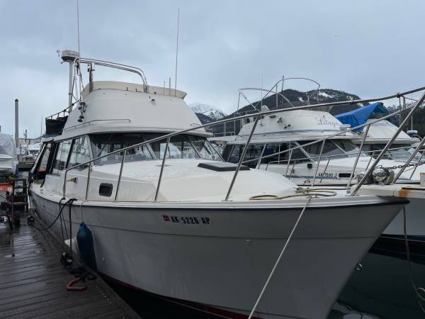 1981 Bayliner 3270 Explorer Diesel $30,000 | Boats For Sale | Juneau ...
