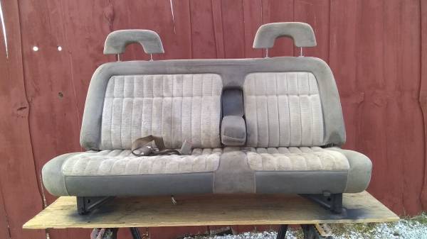 88-98 Chevy 1500 Bench Seat,Fold Armrest, Complete $200 | Auto Parts ...