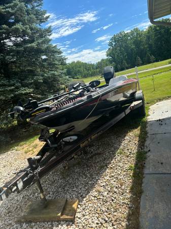 Charger Bass Boat $12,000 | Boats For Sale | Lansing, MI | Shoppok