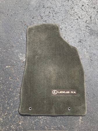Lexus RX 350 Floor mats $20 | Auto Parts Sale | Lansing, MI | Shoppok