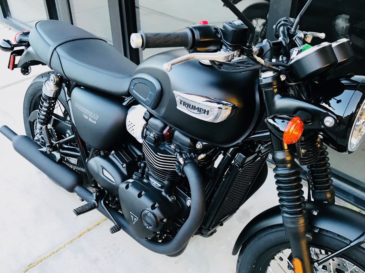 2018 Triumph Bonneville T100 Black Matte Cars Trucks For Sale