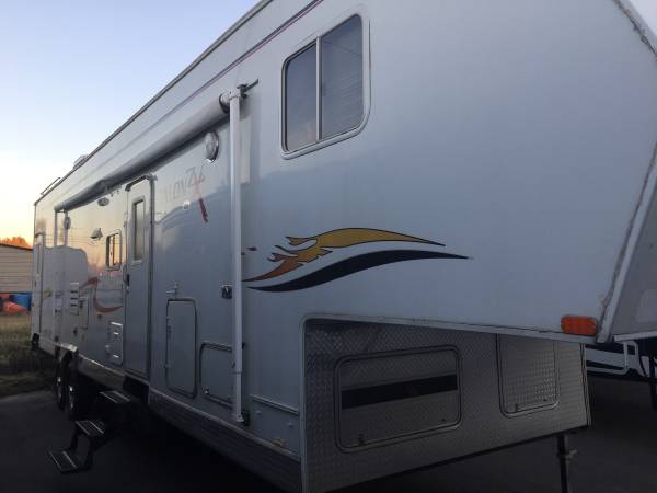 2004 Jayco Talon Toy hauler 5th wheel/slide/Onan generator - $12850 ...