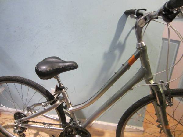 24 Speed GIANT CYPRESS DX Step Thru Hybrid Bicycle 14 inch frame $280 ...