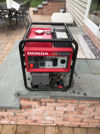 Honda EB3000 Cycloconverter Portable Gas Powered Generator Inverter ...