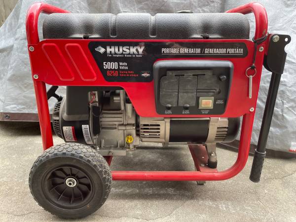 Husky / Briggs & Stratton Generator w/Accessories - 6250 / 5000 watts ...