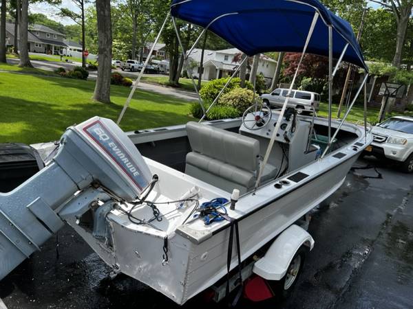 Starcraft aluminum 18 foot center console boat with Trailer and waterp ...