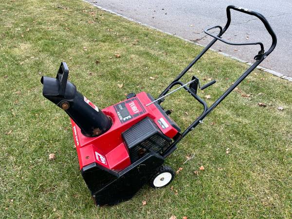 TORO CCR 2000E 4.5HP SUZUKI ENGINE 2 Stroke Single Stage SNOWBLOWER SNOWTHROWER $150 | Garden ...
