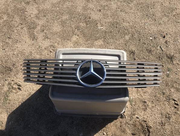 90-02 Mercedes SL R129 OEM 7 Fin Front Grill SL500. SL300. SL320 $250 ...