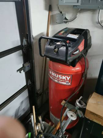 Husky 32 gallon air compressor 1.7hp $260 | Tools For Sale | Los ...