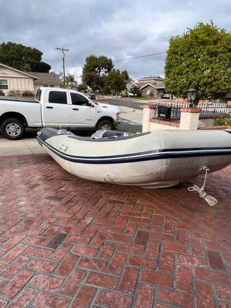 West Marine inflatable 13,8 boat , model HPV 420 4HP Mercury Engine ...
