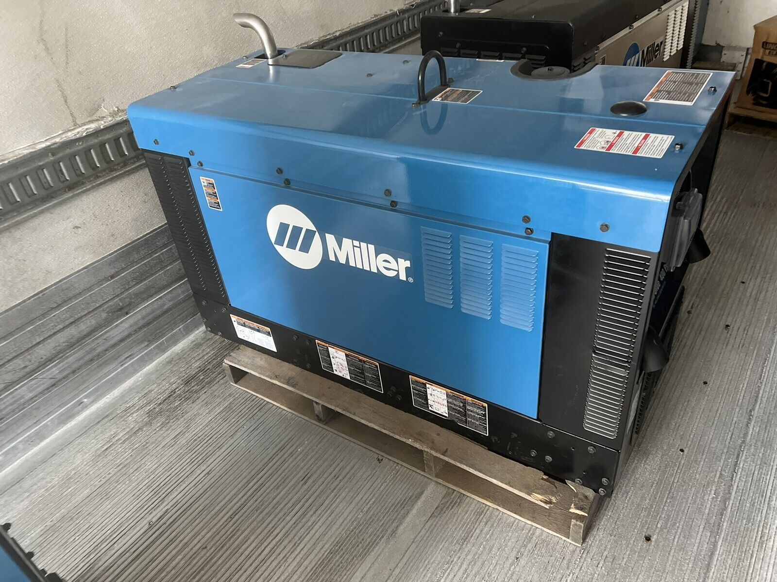 Miller Big Blue 400 Pro Portable Welder Kubota Diesel 907732 New | Tools For Sale | Los Angeles ...