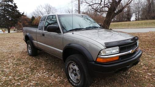 02 Chevy S10 ZR2 4X4 well maintained low miles - $1400 (Burleson, TX ...
