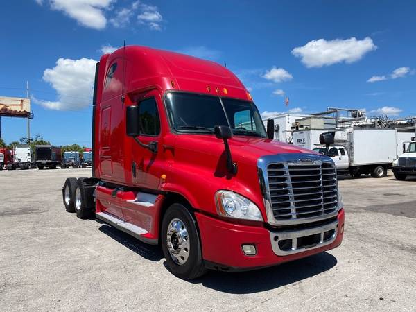 2012 Freightliner Cascadia Cummins ISX AUTO, APU, INVERTER, 568k ...
