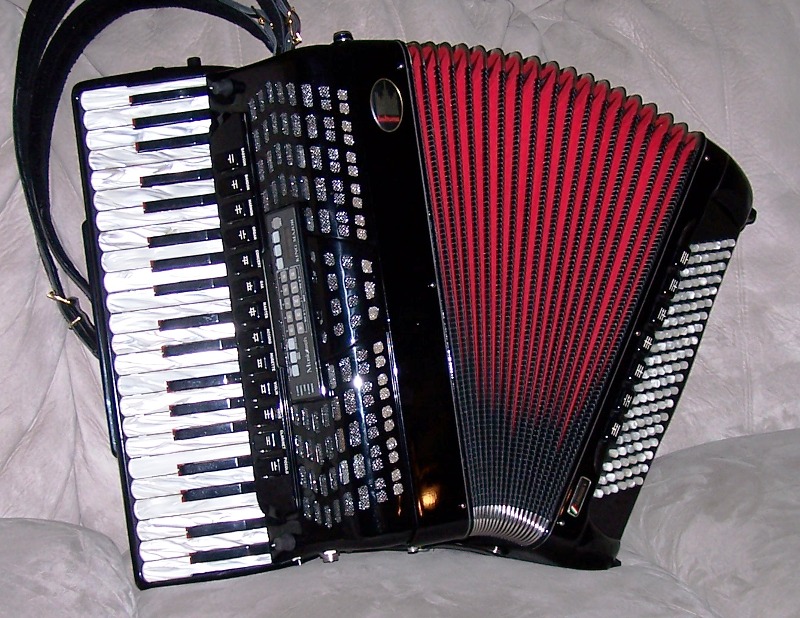 Beltuna Leader V MIDI Amplified Accordion | Musical Instruments | Miami ...