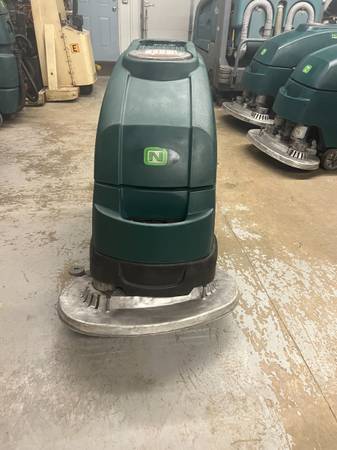 Refurbished Nobles SSR Speed Scrub Rider SS-R) 32 Riding floor scrubb ...